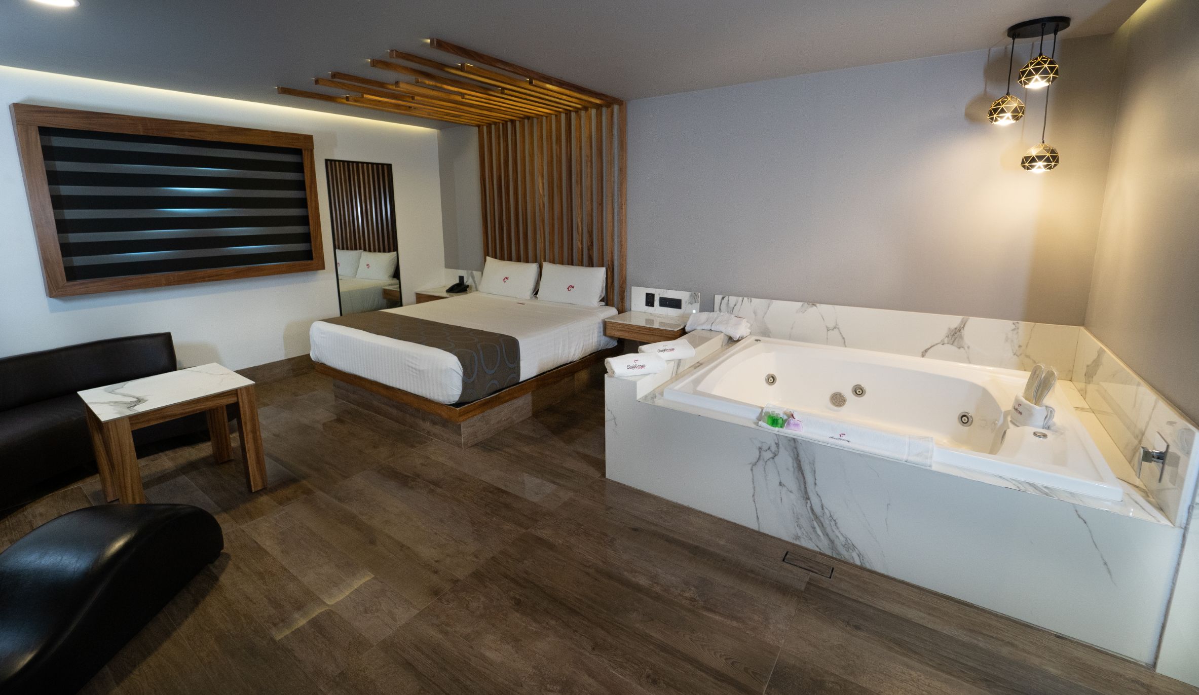 Junior con Jacuzzi - Motel Boutique California Courts