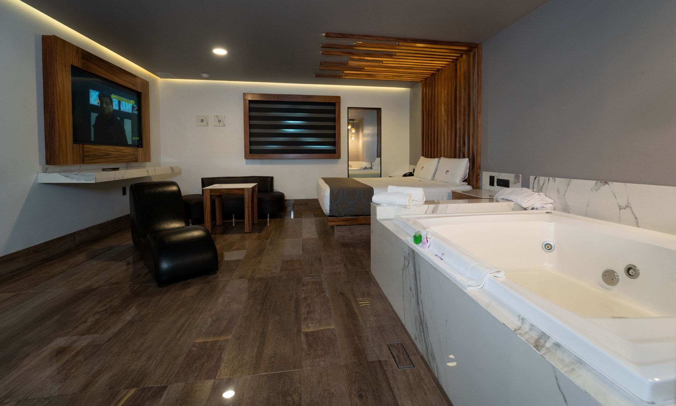 Junior con Jacuzzi - Motel Boutique California Courts